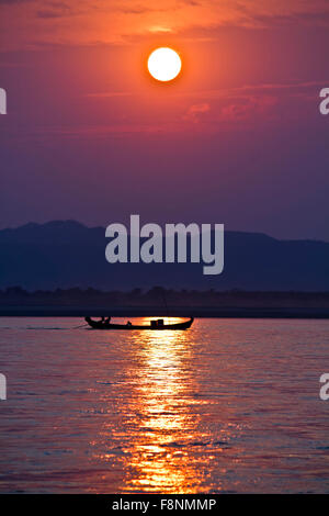 Sunset from the boat in Bagan, Myanmar Stock Photo - Alamy
