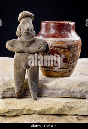 Old Indian woman at the Mayan ruins of Chichen Itza Mexico Stock Photo ...
