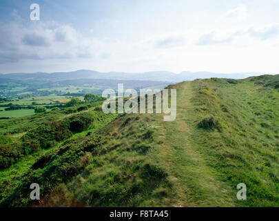 Inner rampart with outer ditch, counterscarp bank & in-turned ESE ...