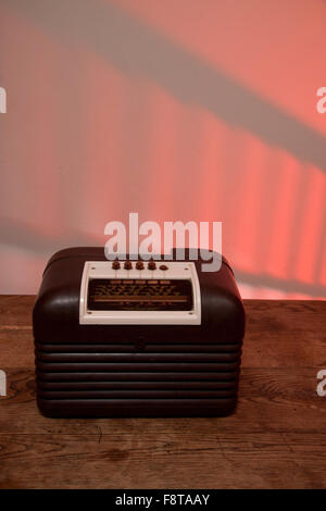The warm glow of a vintage Bush DAC10 valve radio Stock Photo - Alamy