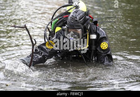 San Bernardino, California, USA. 11th Dec, 2015. An FBI dive team ...
