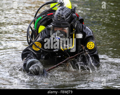 San Bernardino, California, USA. 11th Dec, 2015. An FBI dive team ...