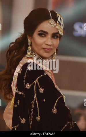 Lahore, Pakistan. 11th Dec, 2015. Pakistani visitors enjoying the ...