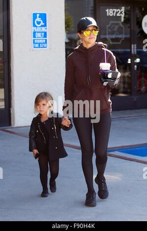 Kourtney Kardashian arriving at ballet class with daughter Penelope ...