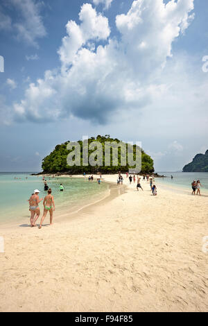 Beach on Tup Island (also known as Tub Island, Koh Tap or Koh Thap ...
