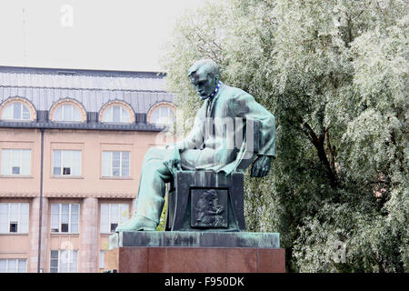Monument Aleksis Kivi. The central area of Helsinki EU Stock Photo - Alamy