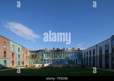 Durham University Business School. Exterior view of the building at ...