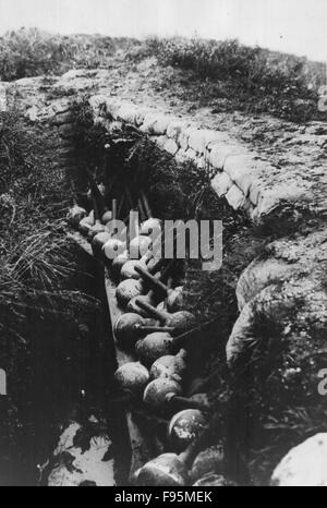 Ww1 French Mortar Stock Photo - Alamy