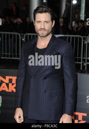 POINT BREAK (2015) EDGAR RAMIREZ ERICSON CORE (DIR Stock Photo - Alamy