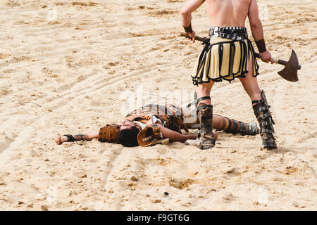 Kill, gladiator fighting in the arena of Roman circus Stock Photo - Alamy