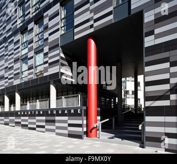 Edinburgh, Scotland, UK - Social housing at Canongate by Richard Murphy ...