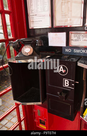 Red K6 phone box with button A & B phone at Ropley on the Mid-Hants ...