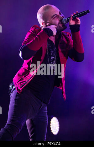 Giuliano Sangiorgi of Negramaro band during the concert â€⃜Unplugged ...