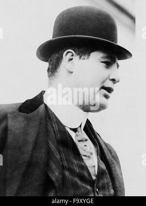 Vintage photo of boxers Samuel Berger (left) and James J Jeffries ...