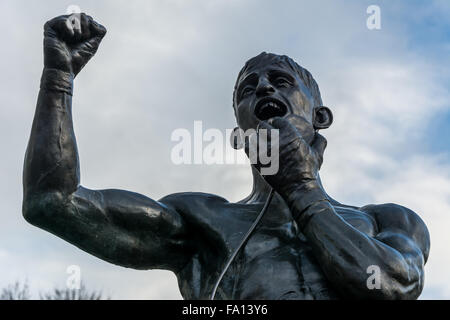 Statue of boxing legend John 'Rinty' Monaghan in Cathedral gardens in ...