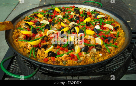 BASQUE MARKET, "Iconic Pan" of Spains Most Famous Meal "Paella ...