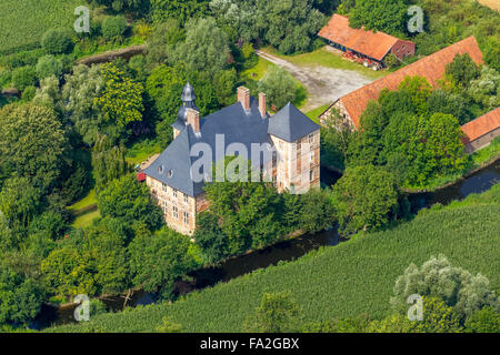 House Nehlen, in Lippetal in Berwicke, castle in the style of Lippe ...