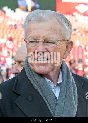 Washington Redskins head coach, Joe Gibbs, second from the left, looks ...