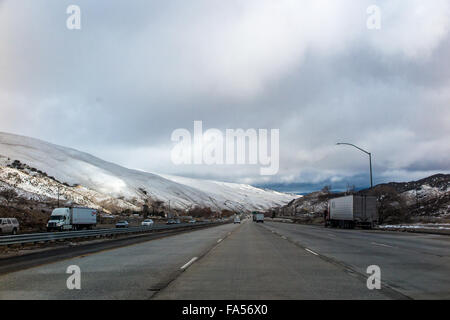 Interstate 5 in the Tejon Pass also known as The Grapevine in December ...
