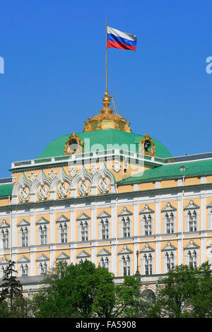 USSR flag over the Kremlin Moscow and St Basils Cathedral in 1987 Stock ...