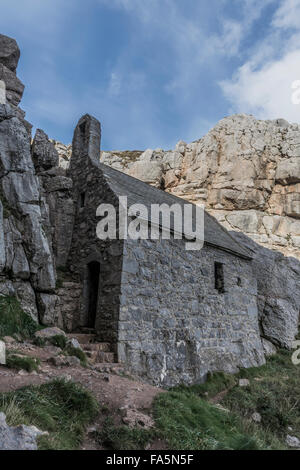 St Govan’s Chapel, a Historic Cliffside Hermitage Overlooking the ...