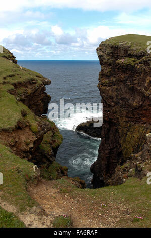 Geo inlet Eshaness Shetland Islands Scotland Stock Photo - Alamy