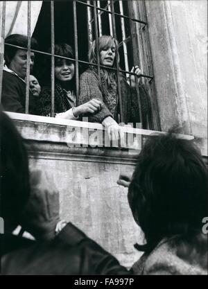 1975 - The strange case of the actress Maria Schneider and her friend ...