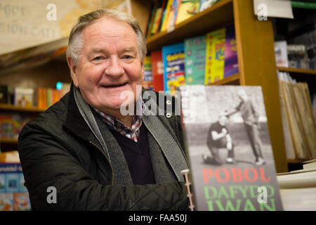 Dafydd Iwan, welsh politician, musician and businessman - campaigner ...