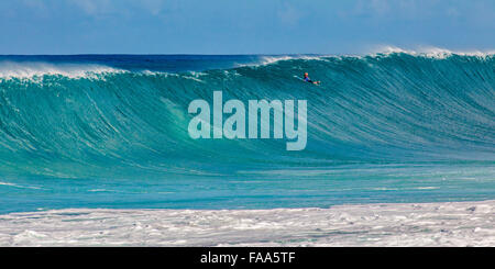 Hawaiian Surf at Pipeline Stock Photo - Alamy