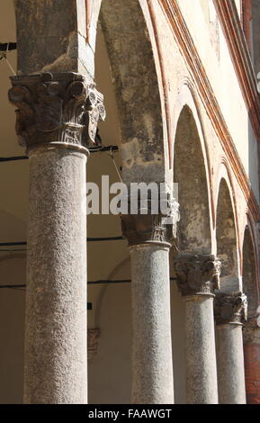 The row of classical columns Stock Photo - Alamy