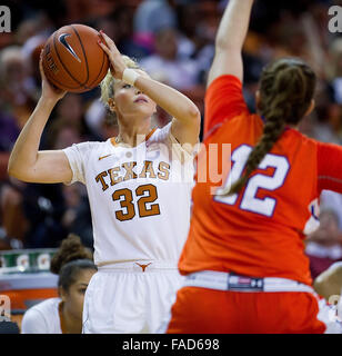 HOUSTON, TX - DECEMBER 27: University of Missouri Tigers quarterback ...