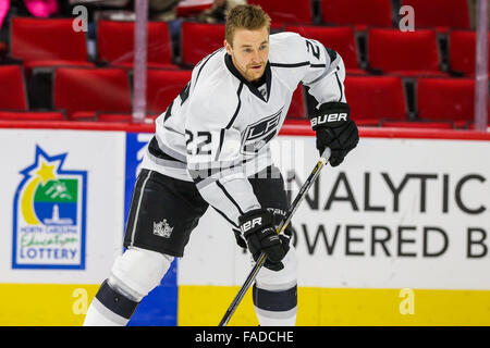 Los Angeles Kings center Trevor Lewis (61) controls the puck against ...