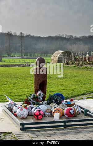 WW1 monument for Christmas Truce football match played between English ...