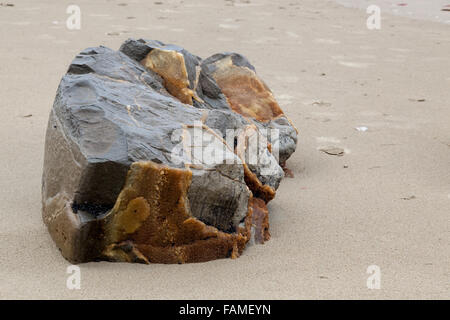 Broken Moeraki Boulder at low tide in black and white, Koekohe Stock ...