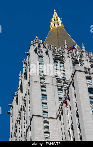 The gilded roof of the New York Life Insurance building stands out in ...