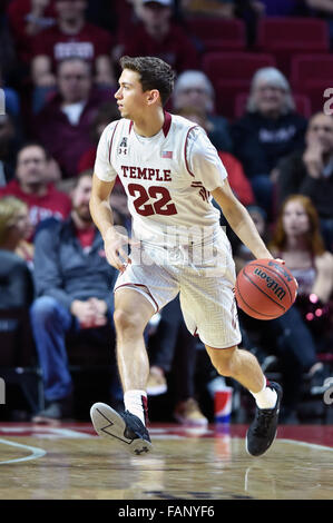 Philadelphia, Pennsylvania, USA. 2nd Jan, 2016. Temple Owls guard ...