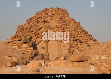 The Pyramid of Userkaf (5th dynasty) at Saqqara, Egypt Stock Photo - Alamy