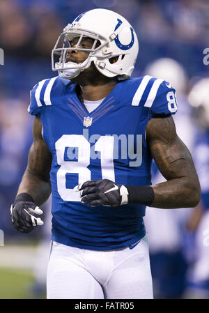 Tennessee Titans wide receiver Andre Johnson (81) is congratulated by ...