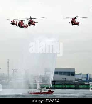 Tokyo, Japan. 6th Jan, 2016. Firefighters demonstrate their ...
