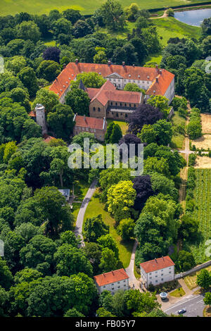 Schloss Cappenberg castle with collegiate church and castle hill, Selm ...