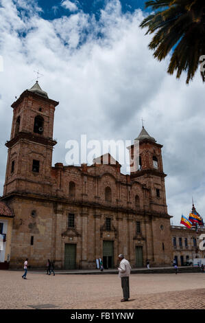 A palm tree in front of an old stone wall in Spain, Provinze of ...