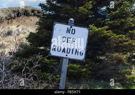 Sign reading "No off-roading" on side of a gravel road Stock Photo - Alamy