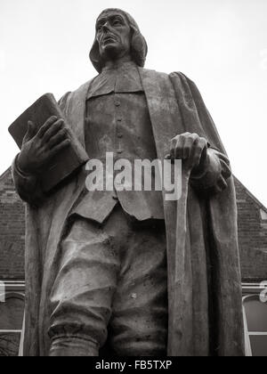 Braintree District Museum John Ray Statue in Town Centre Learning ...