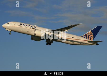 united 787 dreamliner Stock Photo - Alamy