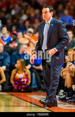 Duke Head Coach Mike Krzyzewski, right, speaks to Duke's Cassius ...