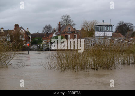 Cawood Bridge, Yorkshire, UK. 30th Dec, 2015. flood defences at flooded ...