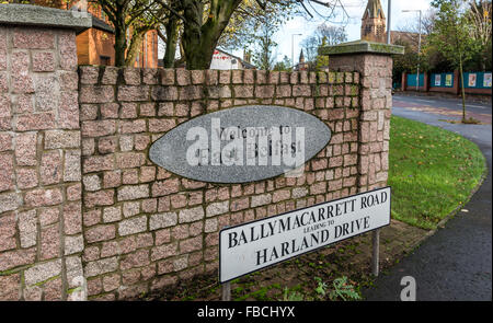 A welcome to Belfast sign Stock Photo - Alamy