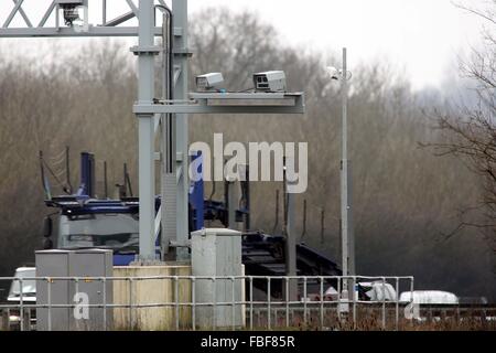 HADECS 3 now installed and operating on the M25 smart motorway between ...