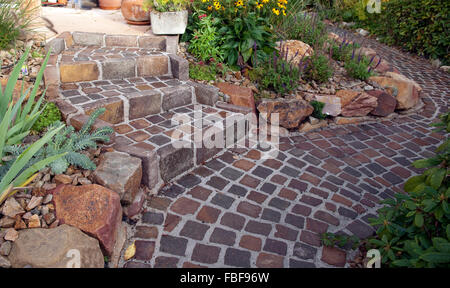 Gartentreppe, Pflaster, Porphyr Stock Photo - Alamy