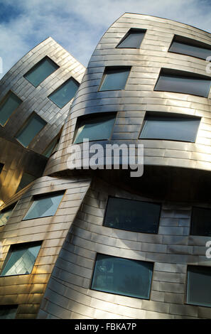 Cleveland Clinic Lou Ruvo Center for Brain Health building designed by ...